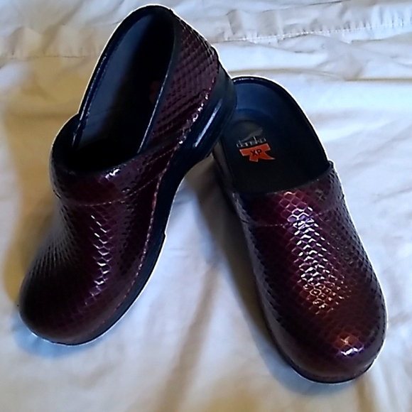 Dansko | Shoes | Dansko Xp Womens Professional Clogs Shiny Snakeskin ...